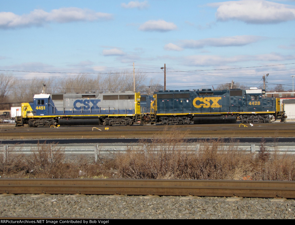CSX 4451 and 4428